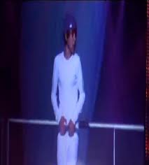 Justin Bieber's Pants Falling Down On Stage,Full Funny Video