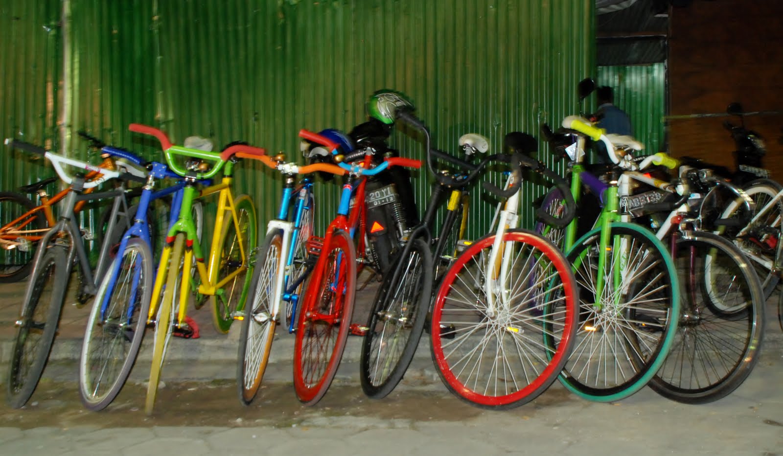 BREAKING NEWS: DUNIA SEPEDA