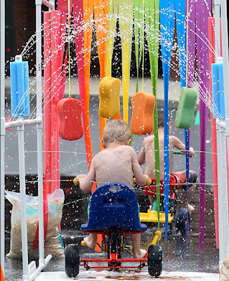 Yvonne Byatt's Family Fun: WATER (FIGHT) PARTY IDEAS