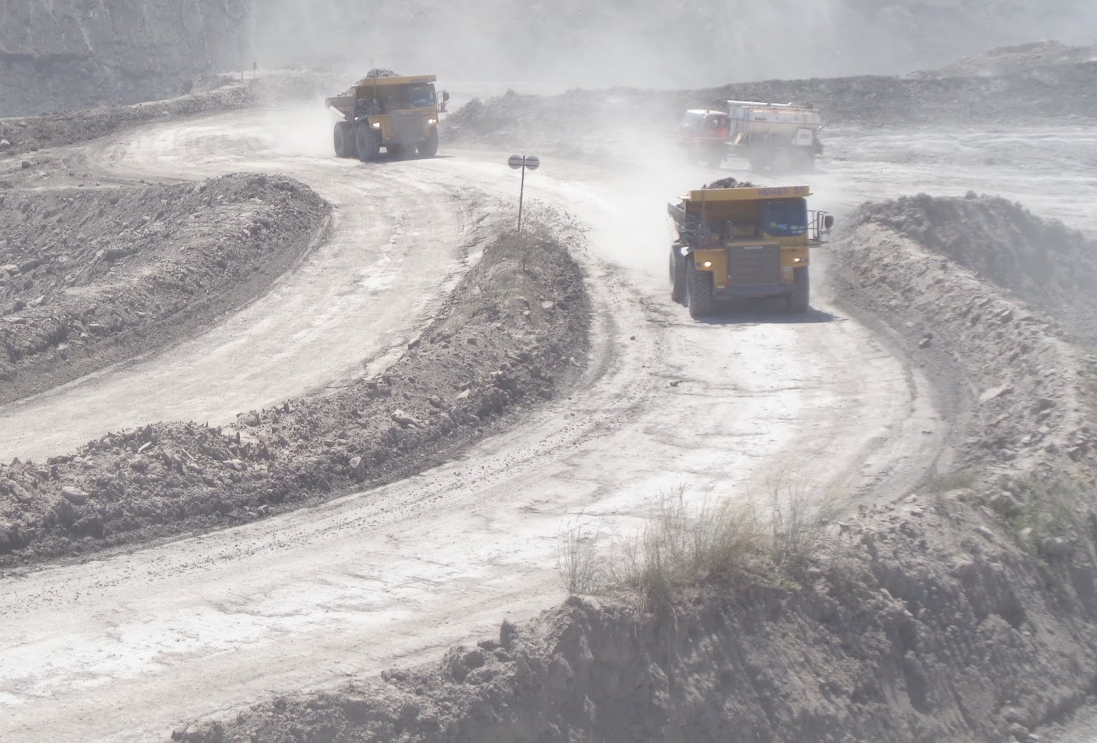 BERBAGI SEMUA DUNIAKU