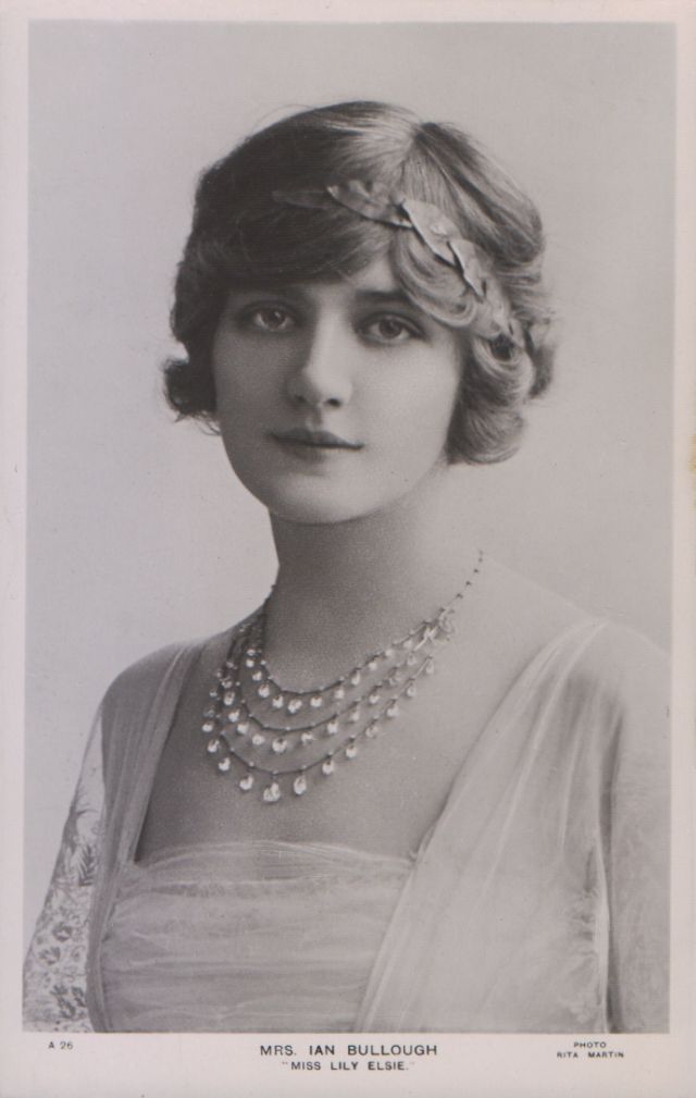 Beautiful Vintage Portrait Photos of Lily Elsie From Between the Mid ...
