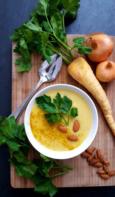 Kulinarikus: Wintersuppe mit Petersilienwurzel und Kichererbsen.