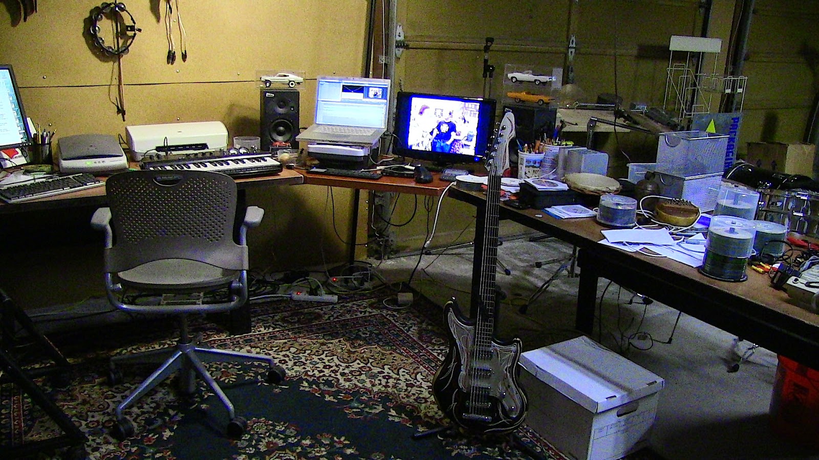 Go-Kustom: New Studio Rug