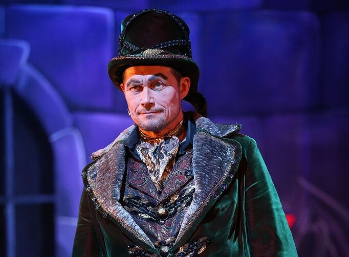 Coronation Street Blog: Review: Corrie's Charlie Stubbs in pantomime ...