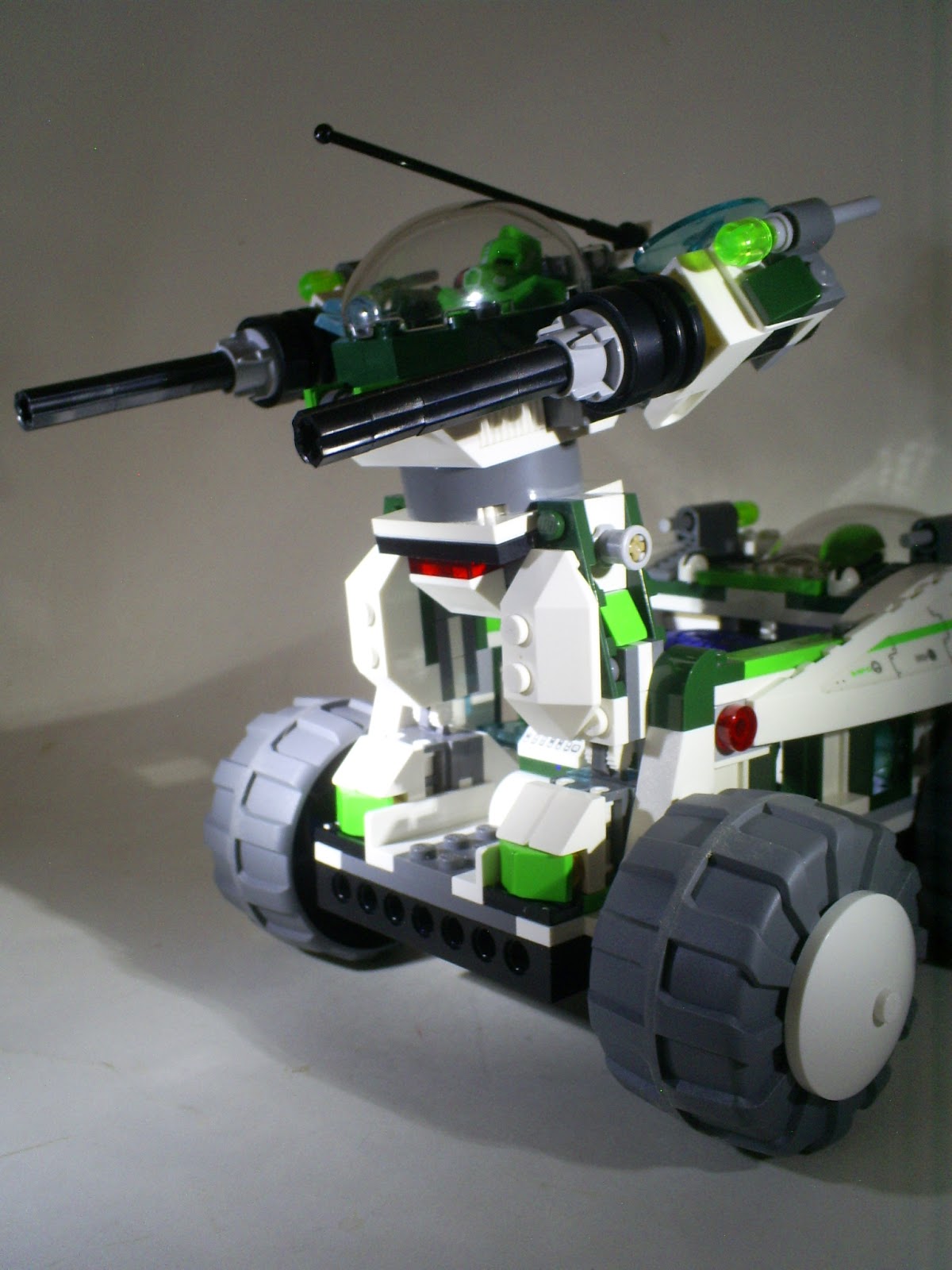 That Figures: REVIEW: Lego Galaxy Squad Vermin Vaporizer