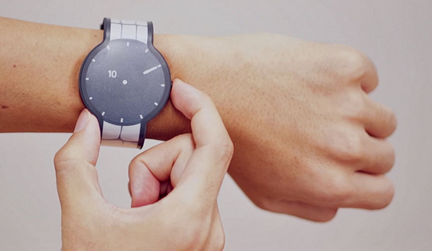 AGeekyLink: SONY UNVEILS AN E-INK SMARTWATCH