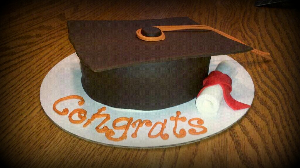 Serendipity Cupcake Co.: Graduation Cap Cake