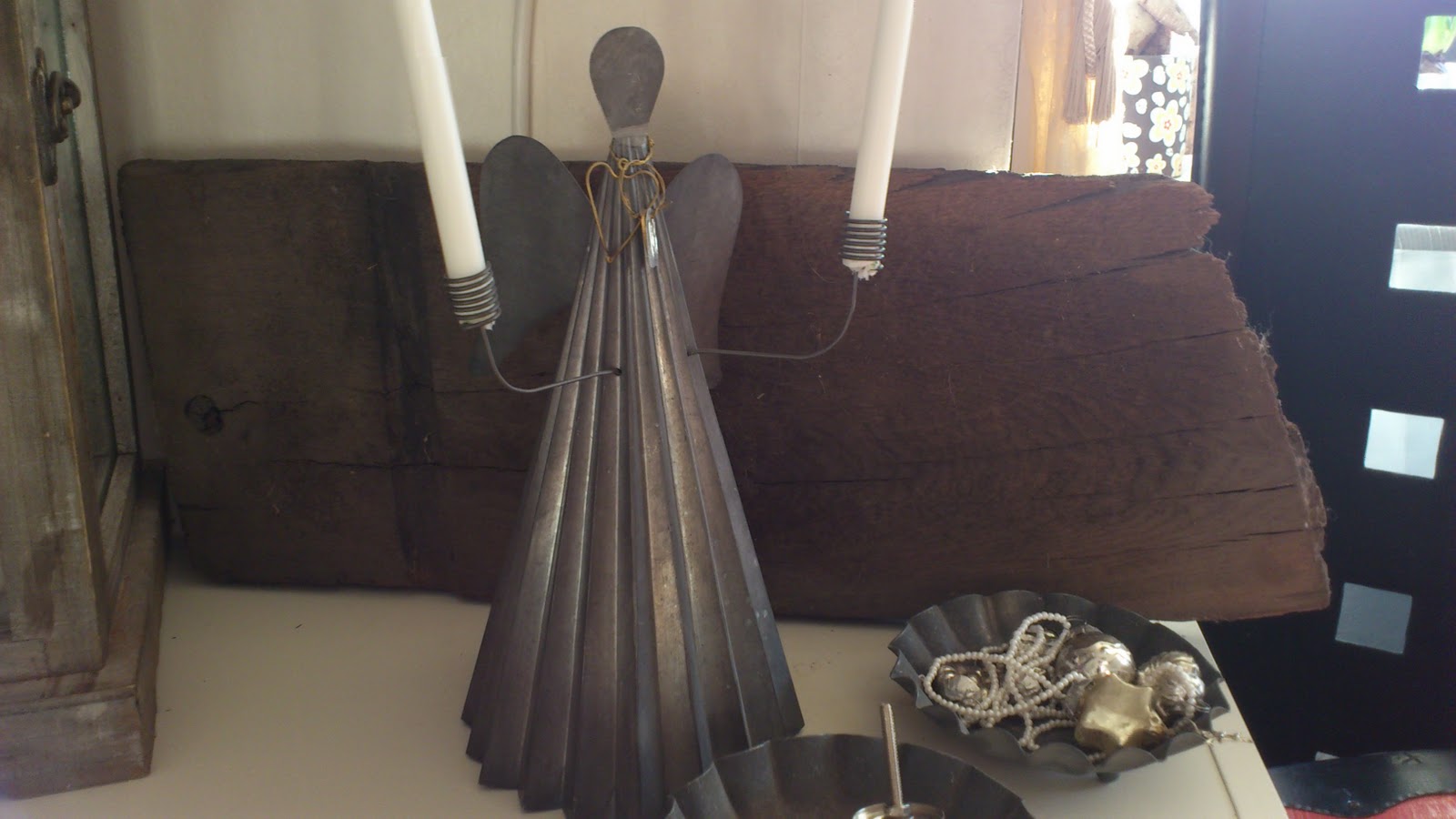 Snødronningen: Pynte med gammel båt