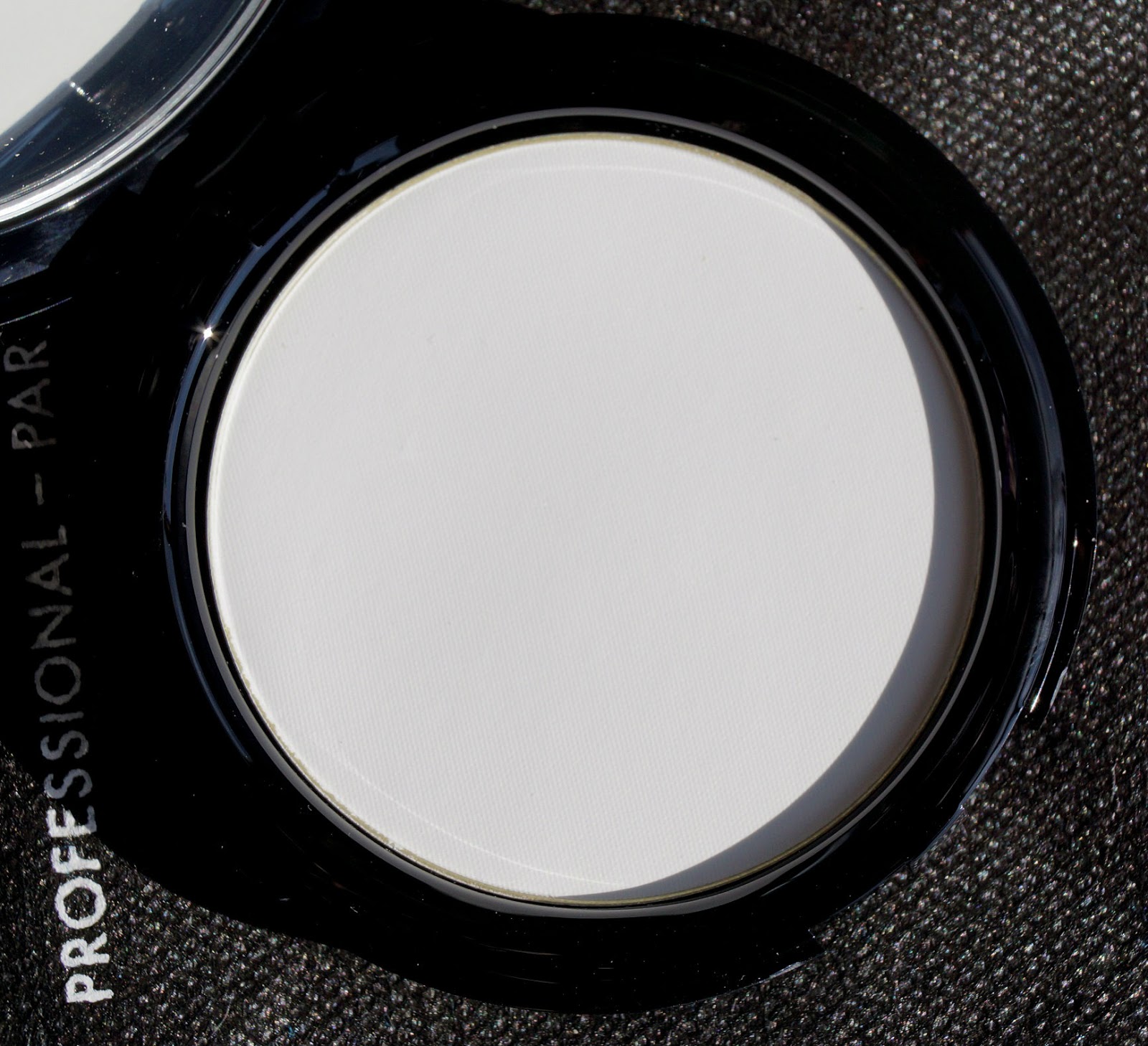 Beauty Unearthly: Make Up For Ever HD Pressed Powder swatches/ отзывы