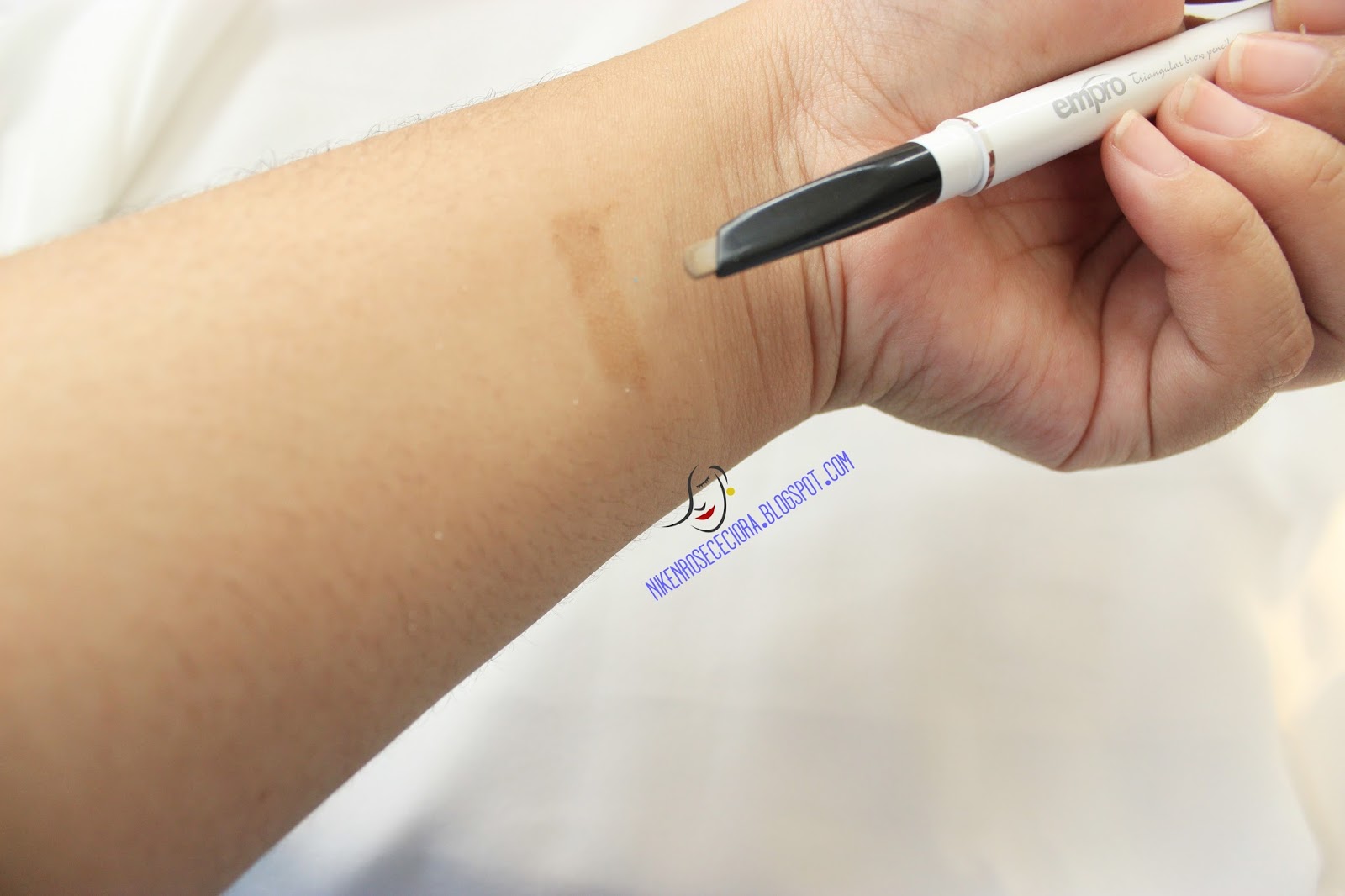 Diary of Niken: [REVIEW] EMPRO TRIANGULAR BROW PENCIL E4 BLONDE BAHASA ...
