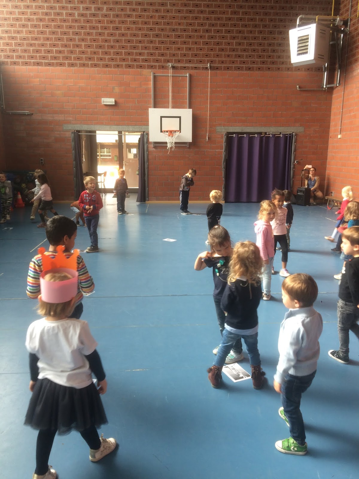 Klasblog K1 GVB Egem: Muzische activiteit : Uitbeelden wat op de foto ...