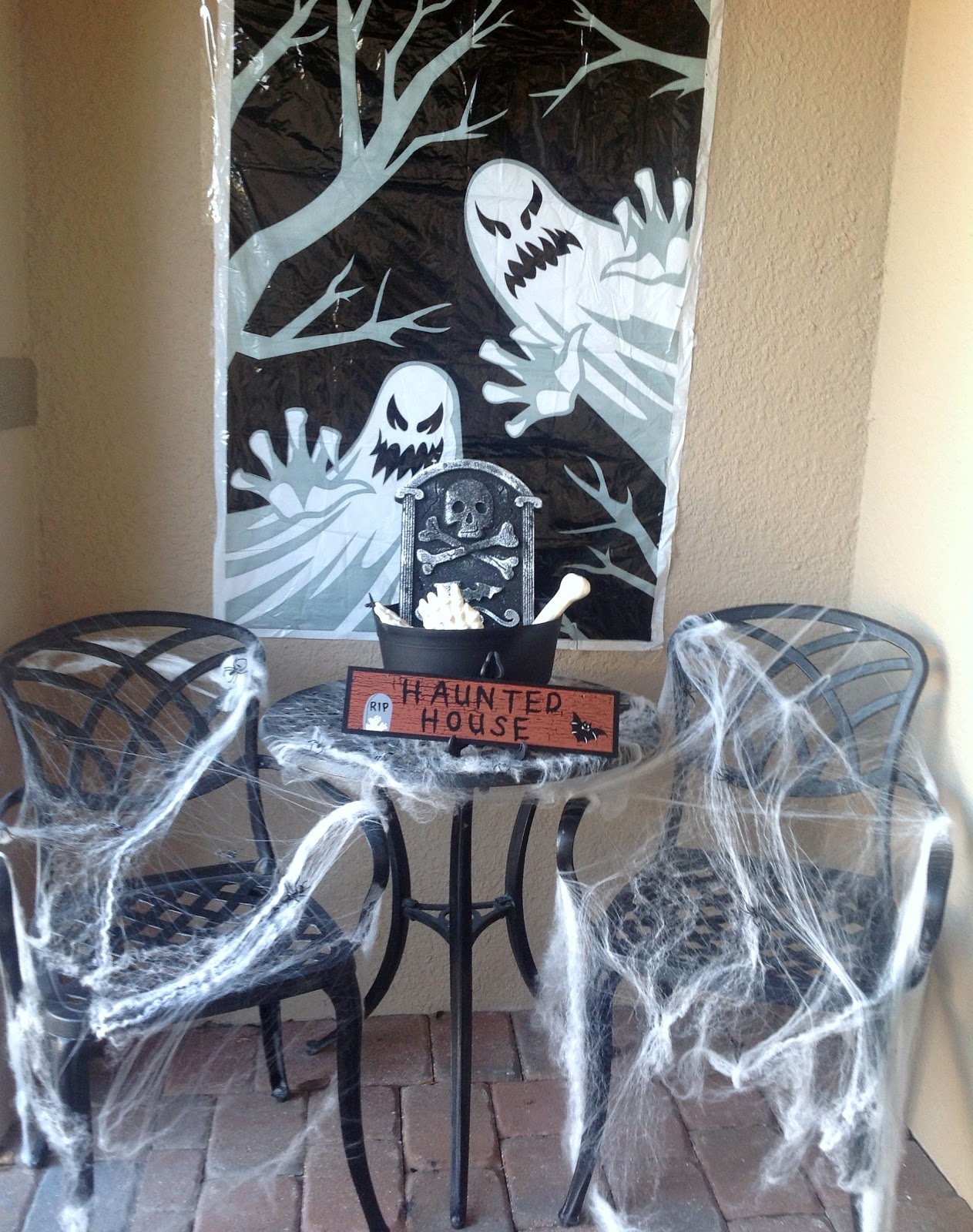 Craft Room Secrets: Haunted House Halloween decor