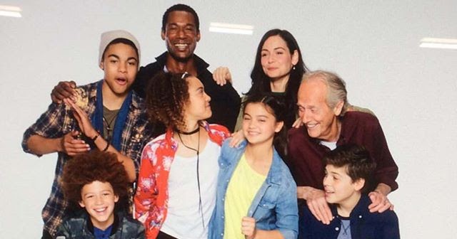 NickALive!: First 'Star Falls' Cast Photo Unveiled | Nickelodeon