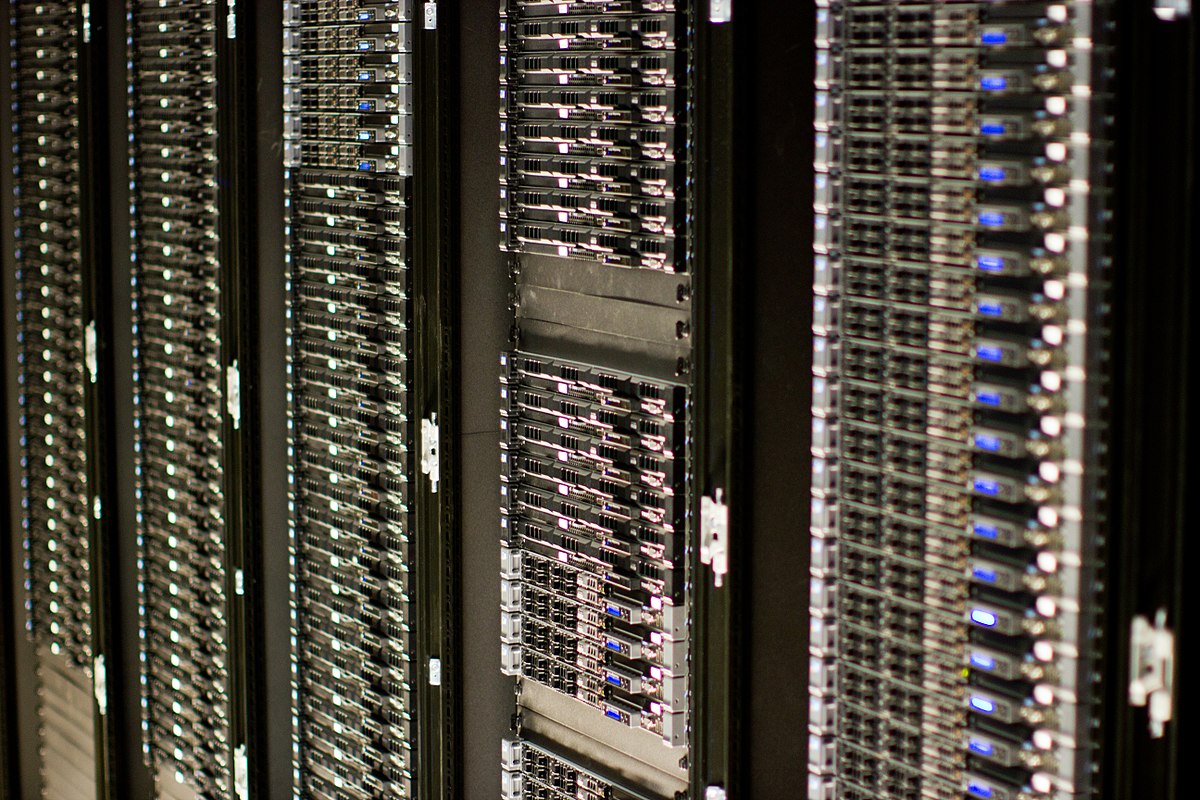 HOW IT WORKS: WHAT'S A SERVER AND HOW IT WORKS HOW IT WORKS: WHAT'S A SERVER AND HOW IT WORKS