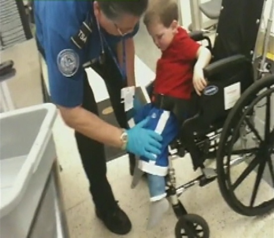 TSA Searches Toddler (Video) - Funtuna