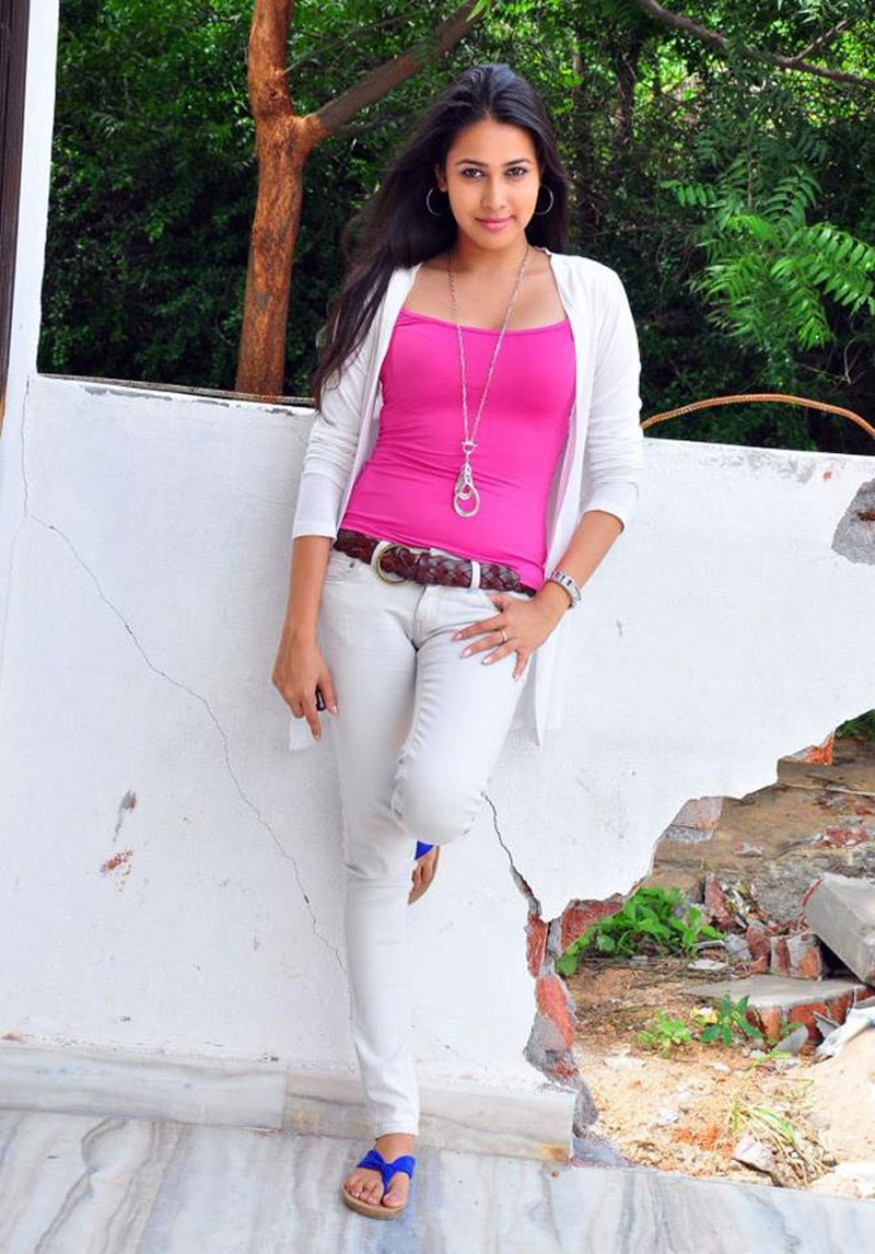 Cerita Seka Melayu: Cikgu Manis