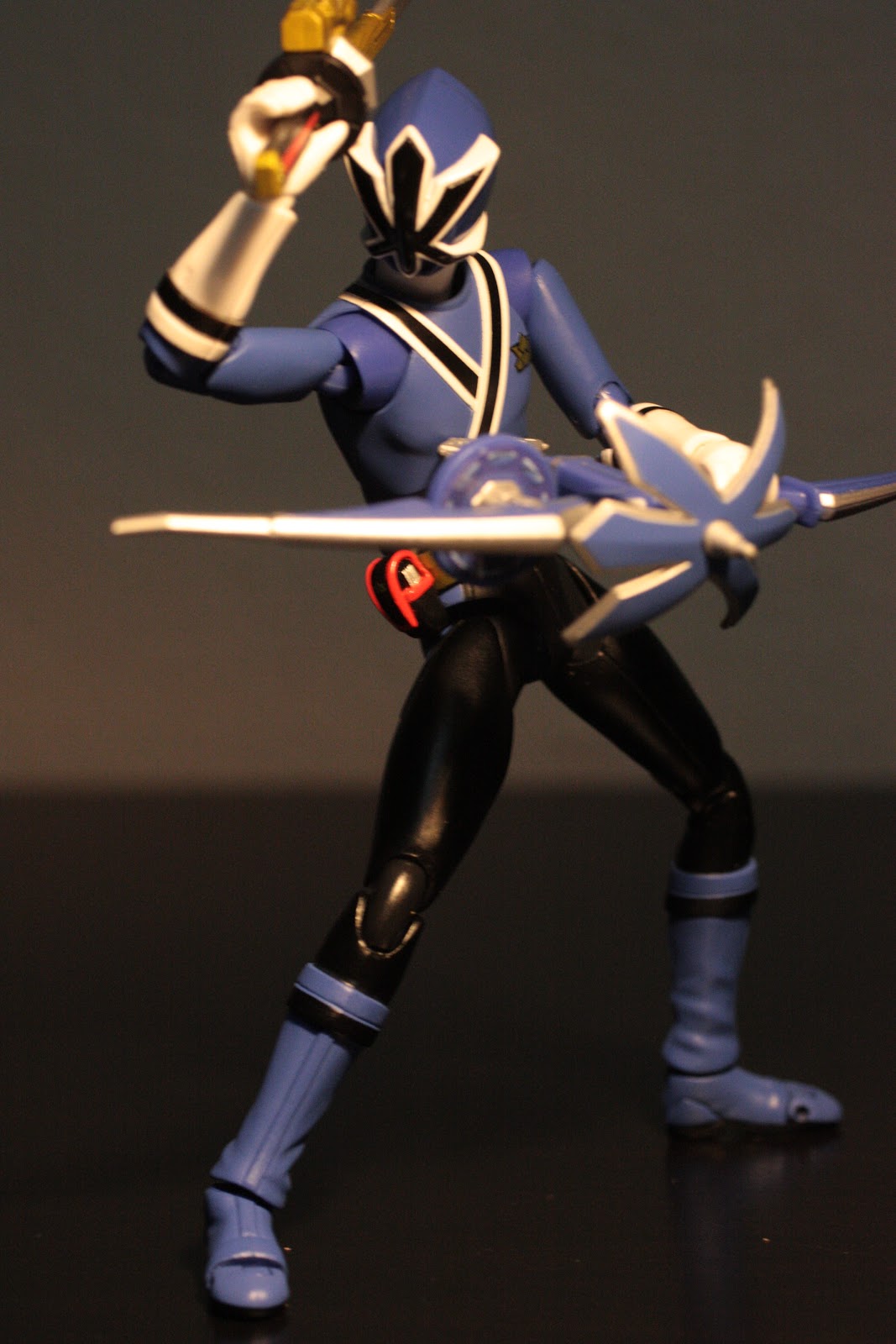 Firestarter's Blog: Toy Review: SH Figuarts Shinken Blue