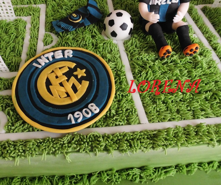 LE TORTE DI LORENA ....E NON SOLO!!!!!: Torta campo di calcio Inter