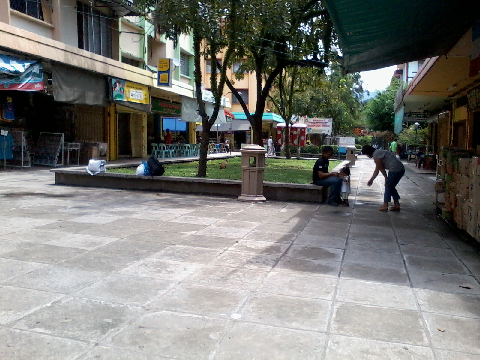 Travel and Walk : Pekan Menggatal, Sabah - Walking Today