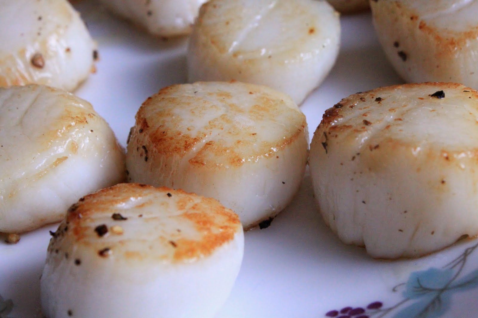 Fast and Easy Seared Sea Scallops with Cherry-Tarragon Sauce - A Feast ...