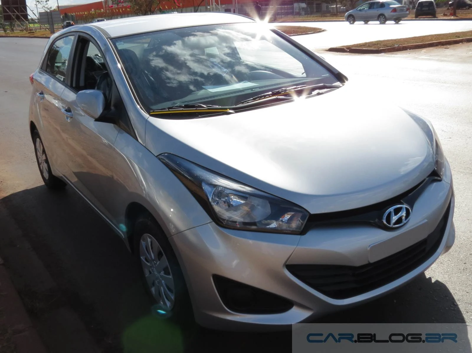 Revisões do HB20 darão miniaturas do i20 WRC de brinde