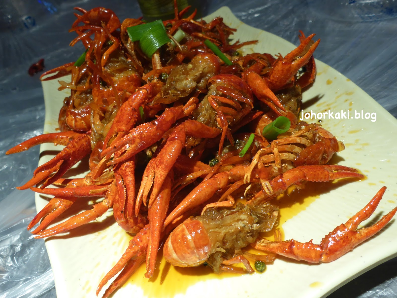 Bali Lobster Delicious in Crayfish Crazy Wuhan. Food 巴厘龙虾(万松园) |Tony ...