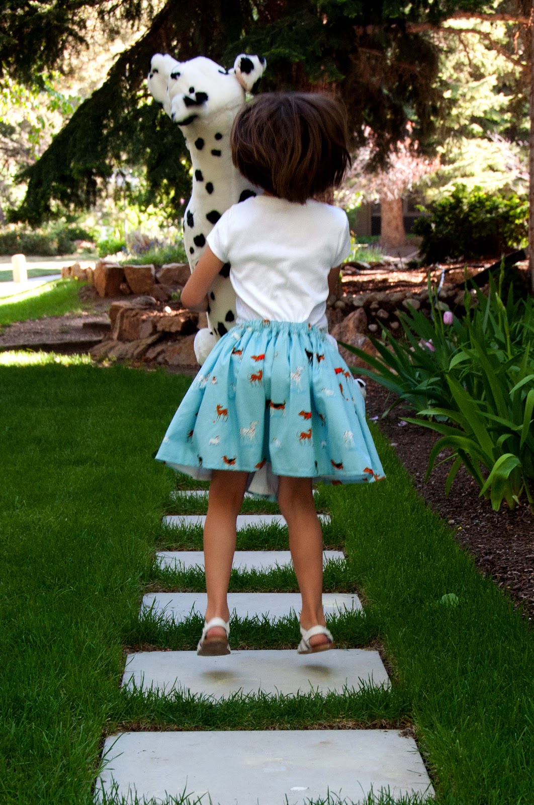 Aesthetic Nest: Sewing: Dog Skirt with Piped Pocket (Tutorial)