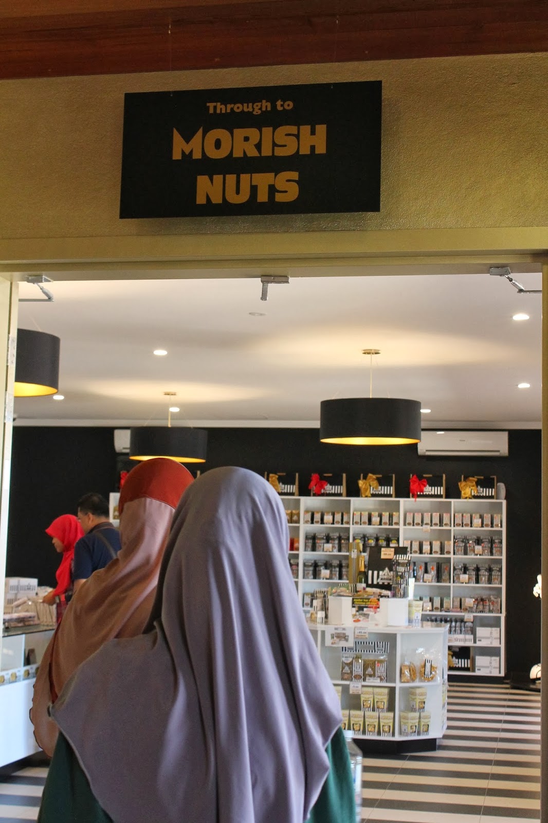 umiyumi2 : our life in perth, WA: Morish Nuts - Swan Valley