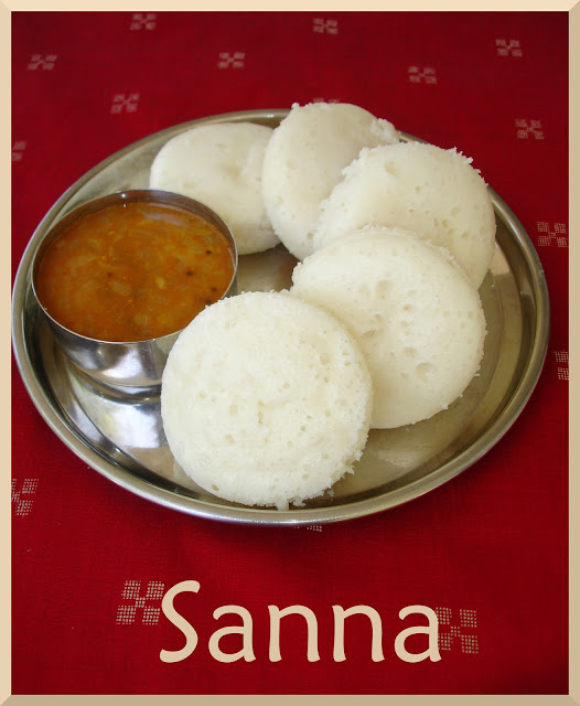 Veggie Platter: Sanna ~ Mangalorean Idlis