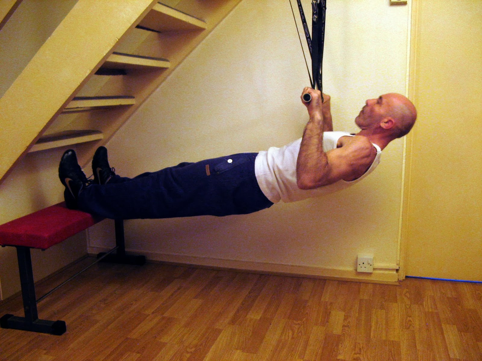 Hi. A few questions from a newbie. : r/bodyweightfitness