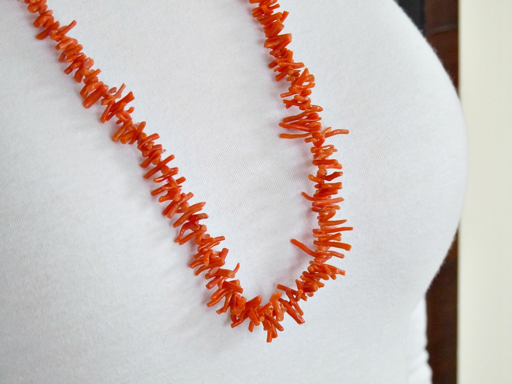 How to Re-String a Necklace or Make a Necklace with a Clasp from ...