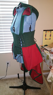 Danielle Sews: Simplicity 1091 Part 3 - Poison Ivy Bustle