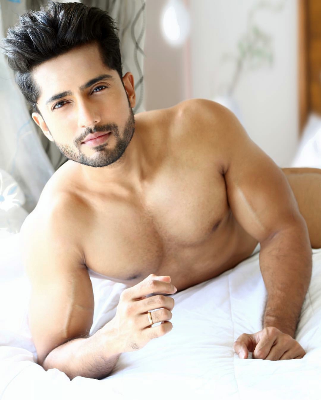 Desi Mard: Hunks on Bed 12