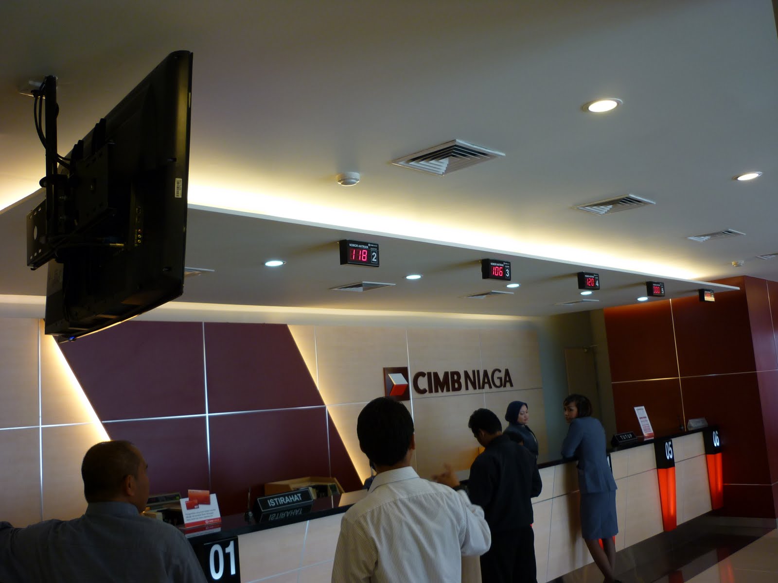 LAEINDONESIA: Standarisasi Interior CIMB Niaga