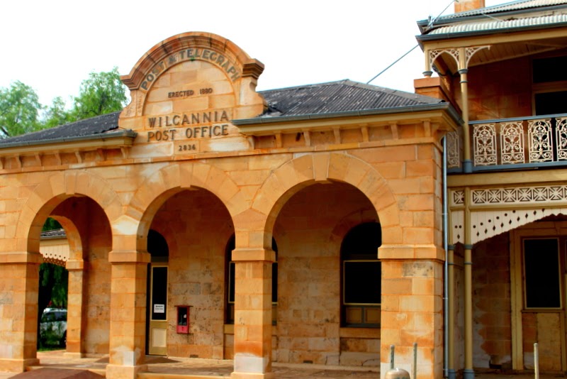 Travelling Around Australia: White Cliffs Outback NSW to Charleville ...