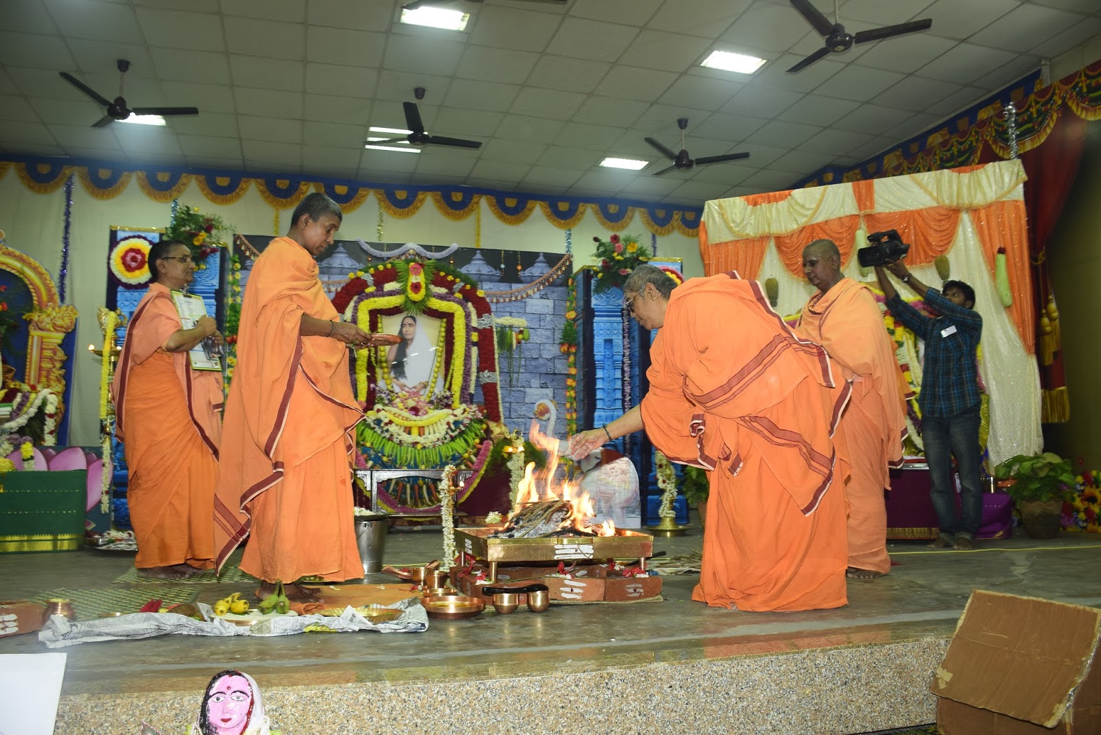 SRI RAMAKRISHNA VIDYALAYA GURUKULAM, ULUNDURPET: HOLY MOTHER SRI SARADA ...