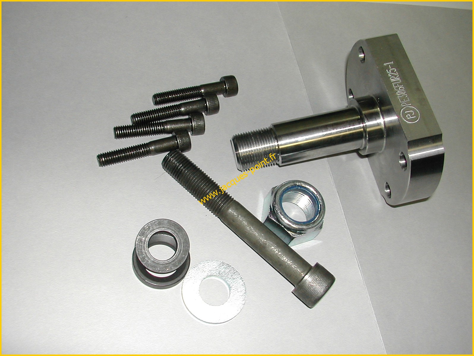 JACQUES POINT: Fusées de train arrière réglables