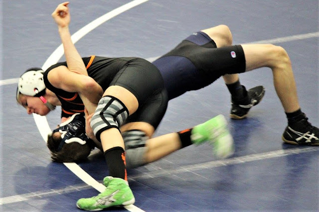 Men Wrestling Women: Pinning the guys - one after another