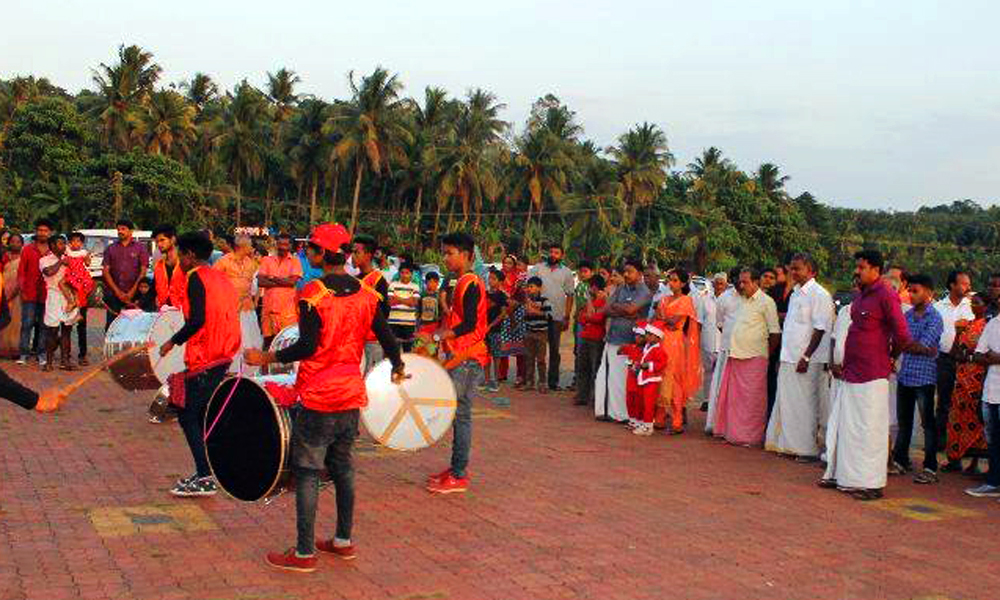 NAKSHATHRA THADAKAM - MALAYATTOOR CARNIVAL STARTED NOW LARGE CROWD OF ...