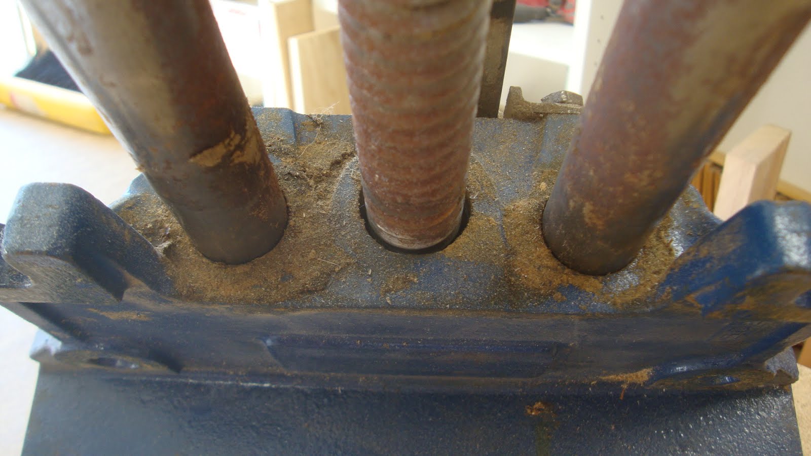 Woodworking in a Tiny Shop: Record No. 53E Vise Clean-up - Part 2