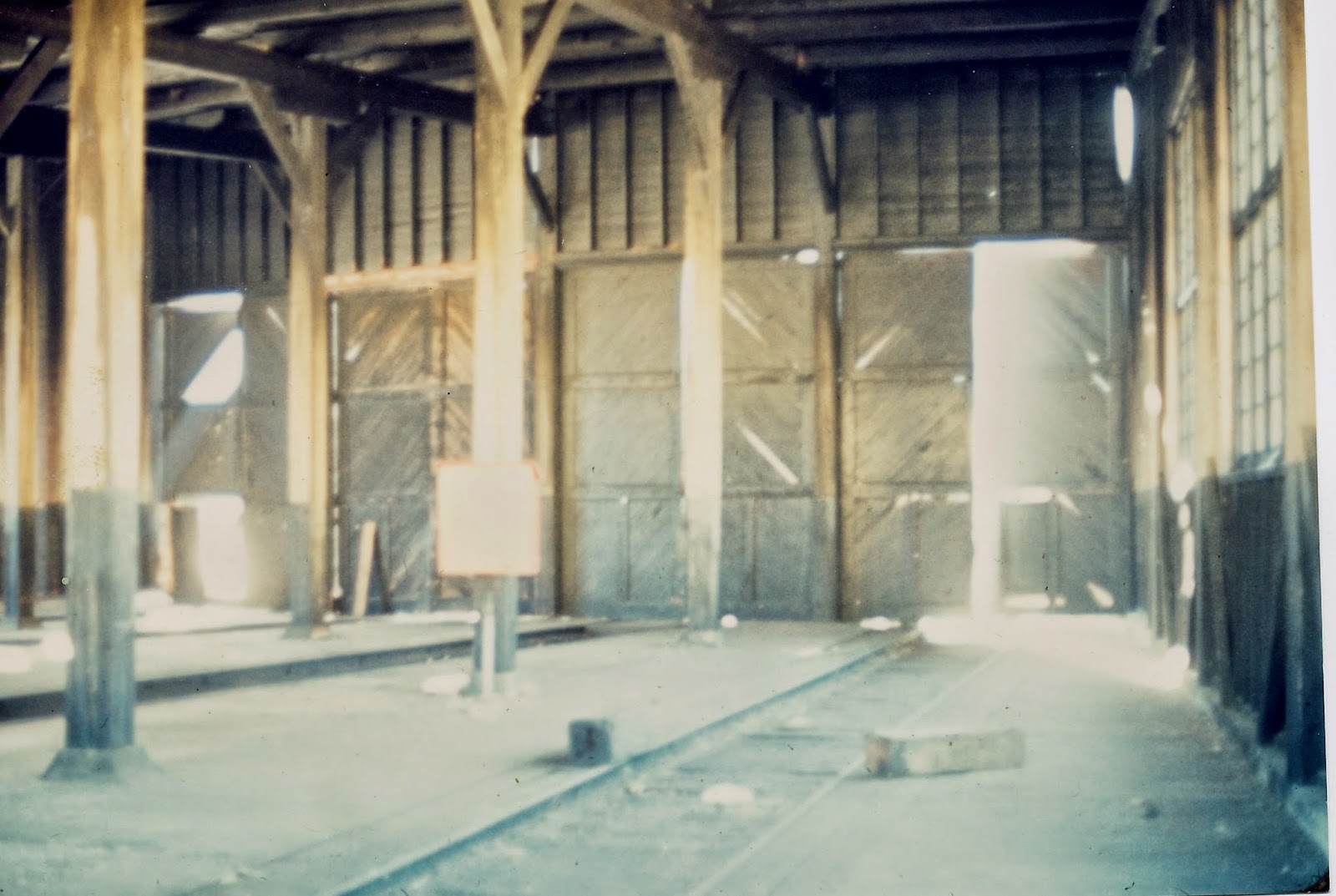 KETTLE VALLEY MODEL RAILWAY: BROOKMERE ROUNDHOUSES, III