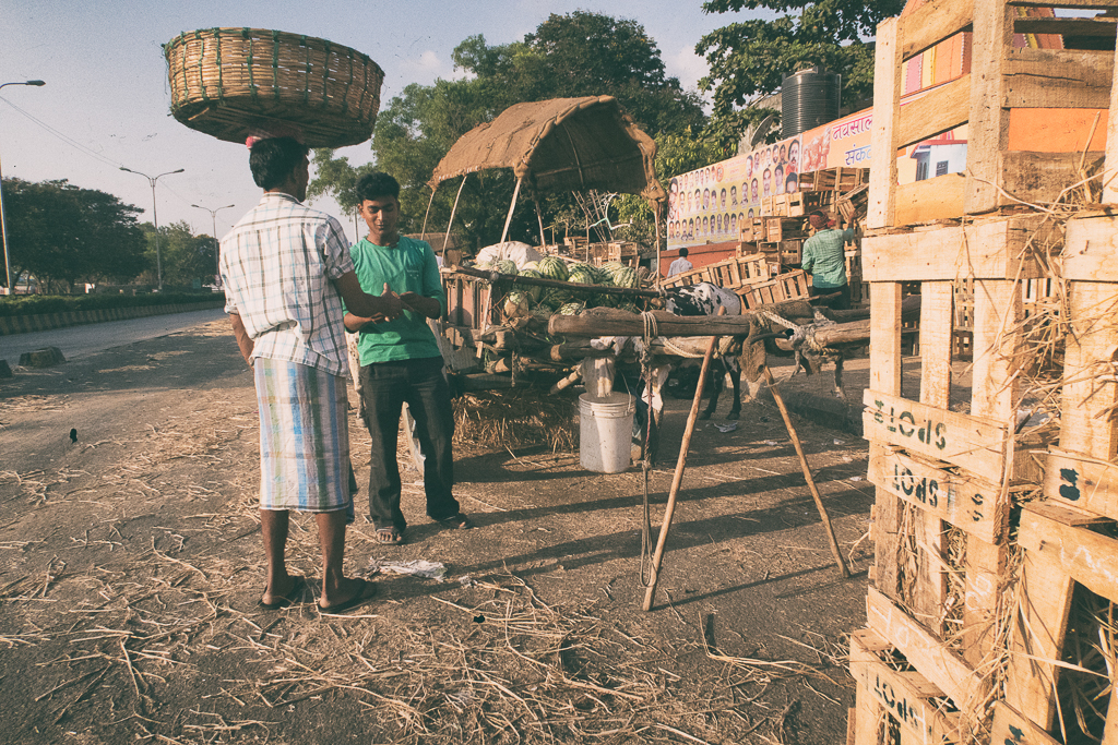 MUMBAI PAUSED: Janta Market Road, APMC