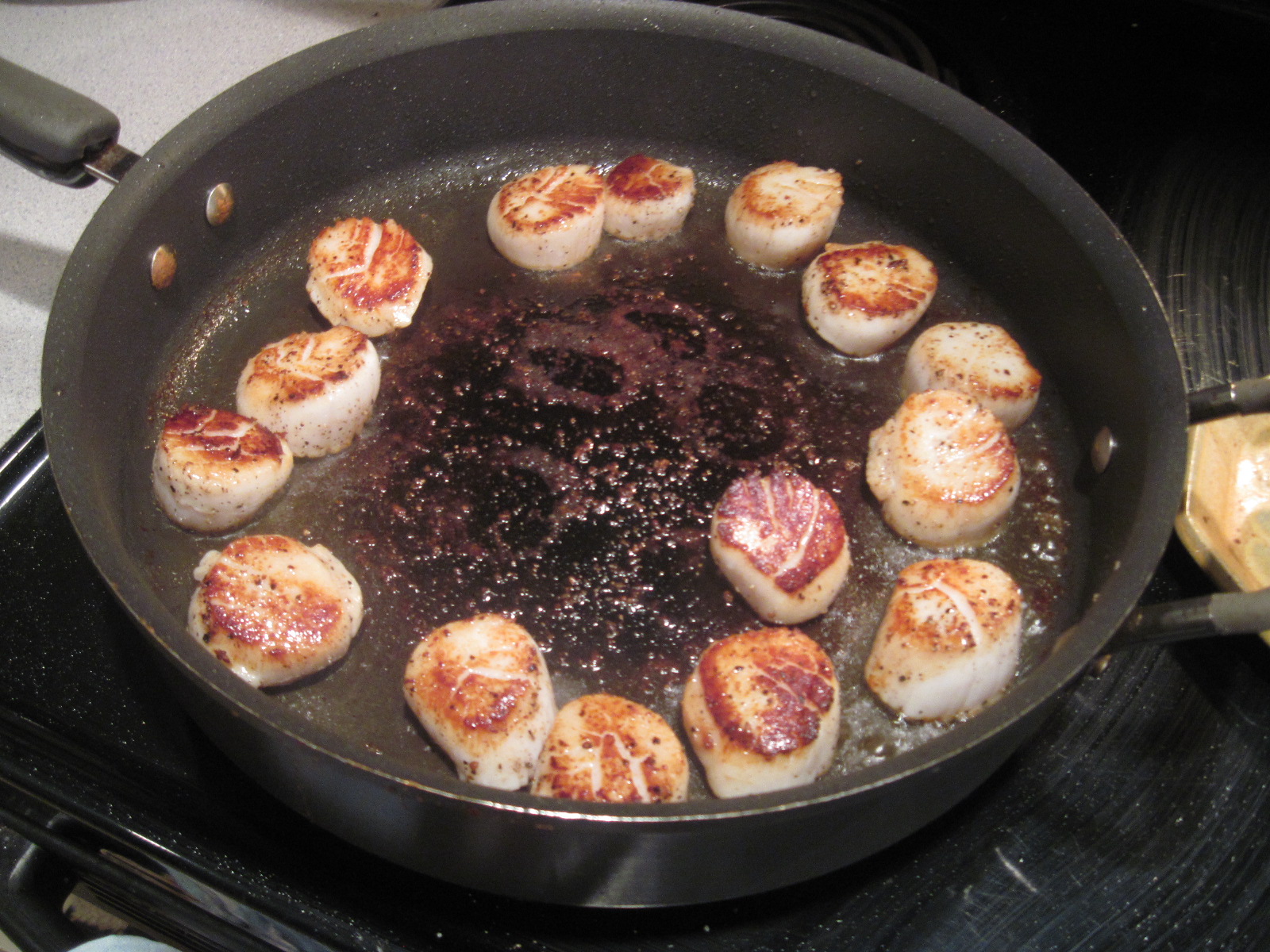 Gremlin Food Mom: Seared Scallops with Soy Sesame Noodles