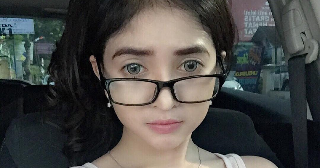 BOCAH ABG INI HARUS MEREMAS DADA SEORANG JANDA MUDA ~ CERITA DEWASA