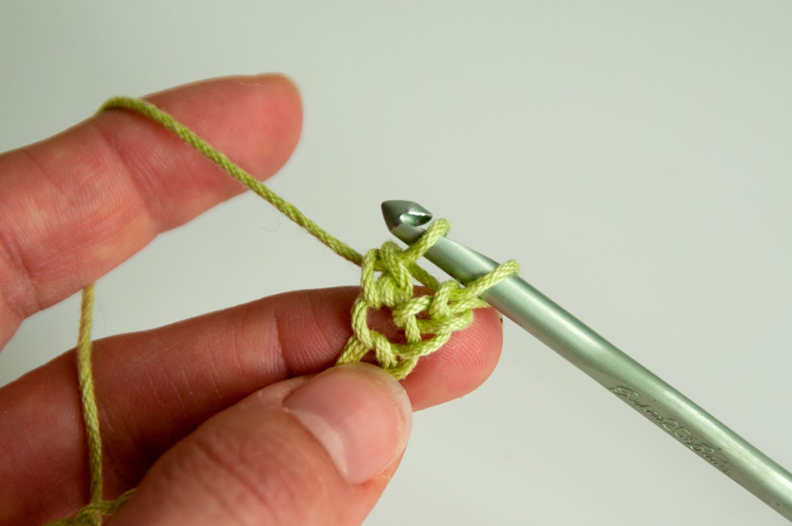 Aesthetic Nest: Crochet: Spring Frills Scarf (Tutorial)