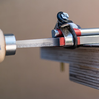 Knifemaking for beginners: Bevel grinding jig by Aaron Gough