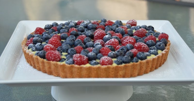 Playing with Flour: Blueberry and raspberry tart