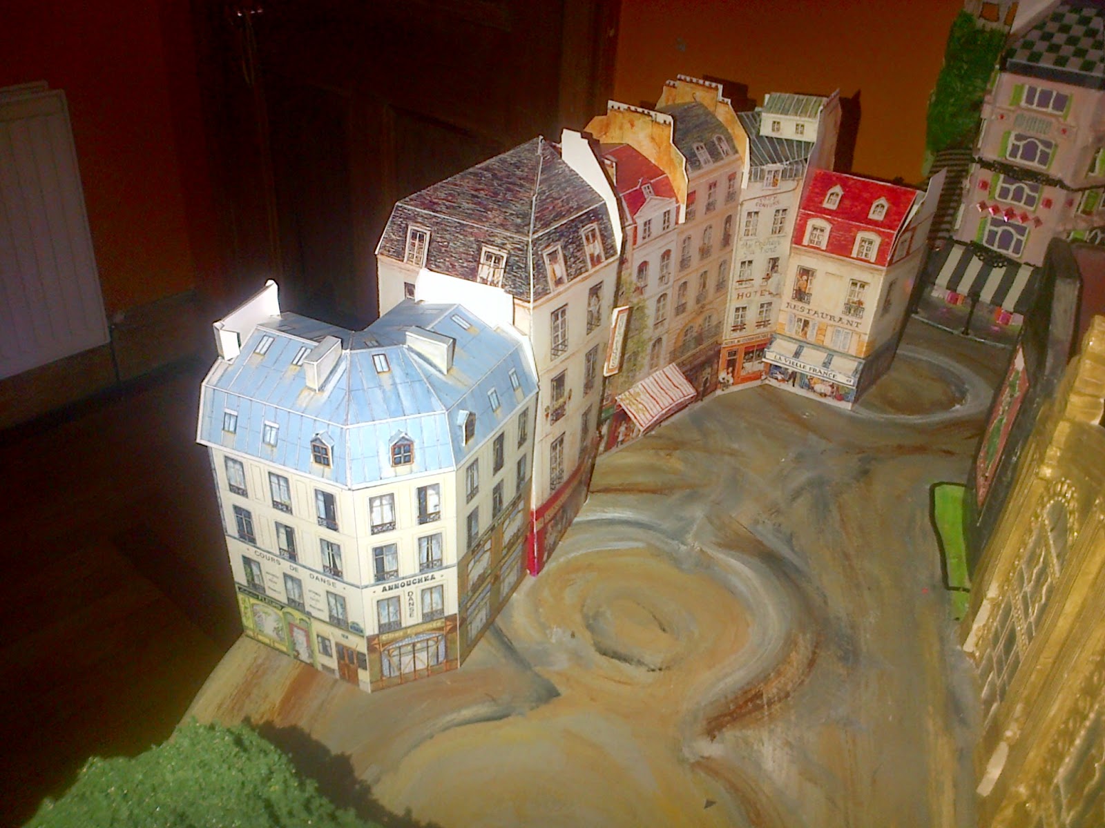 French Model Railway: HO scale card model buildings