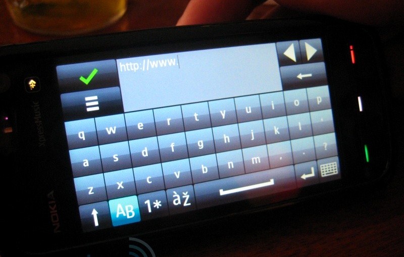 mobile phones: nokia 5800