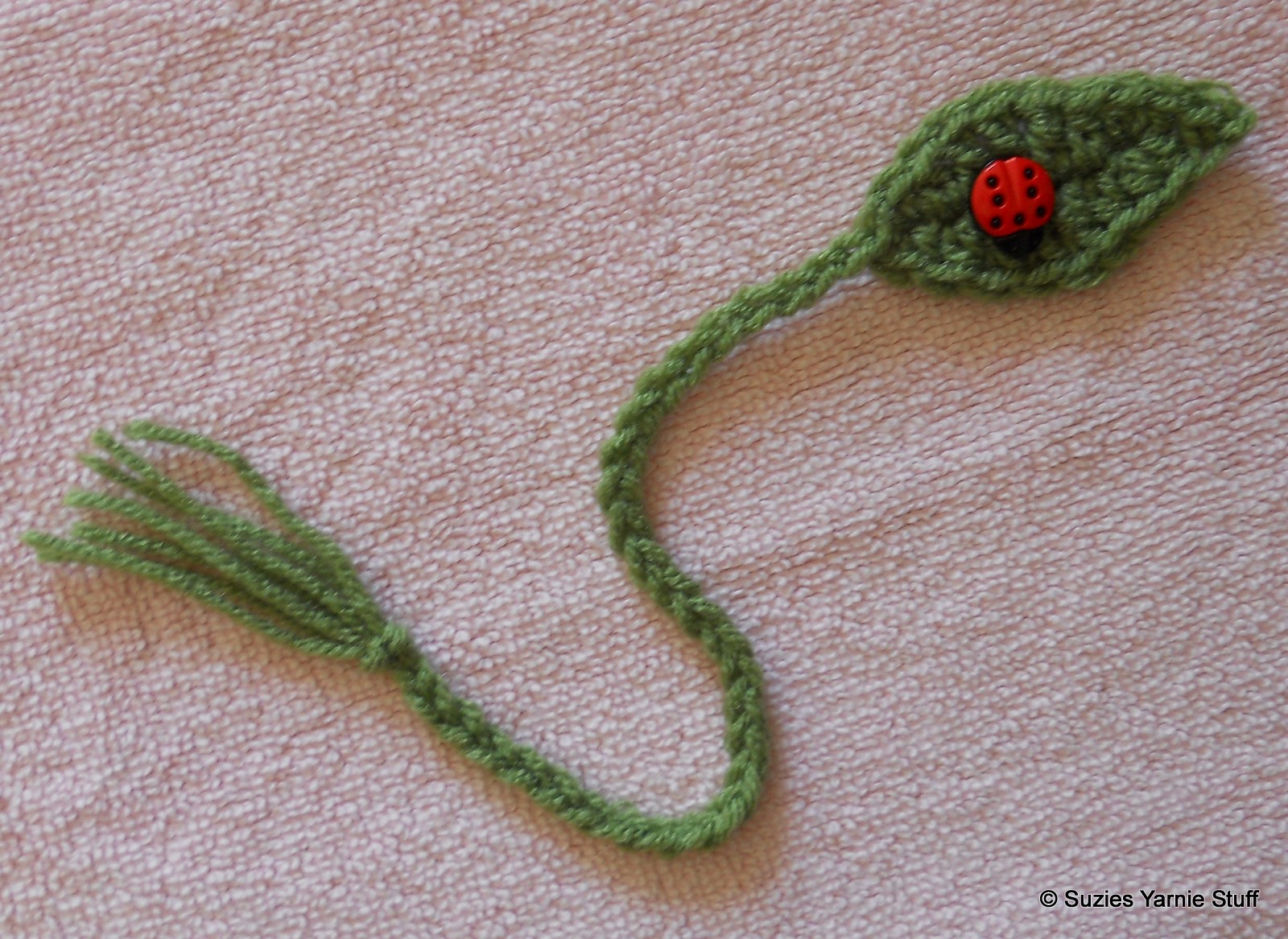 Suzies Stuff: LADYBUG ON A LEAF BOOKMARK